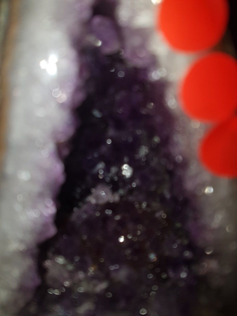 "Jin" Triangle shaped Amethyst Cave, Women's Fashion, Jewelry ...