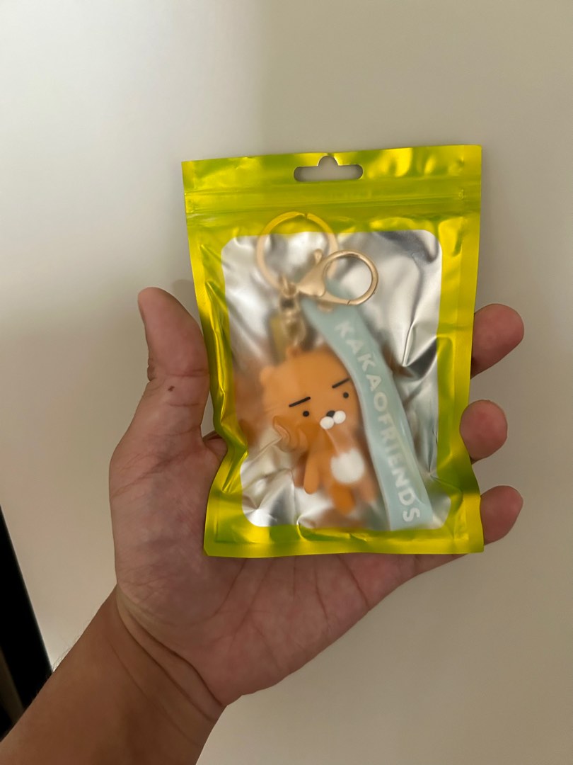 Kakao Friends Keychain (Ryan), 興趣及遊戲, 收藏品及紀念品, 韓流 - Carousell