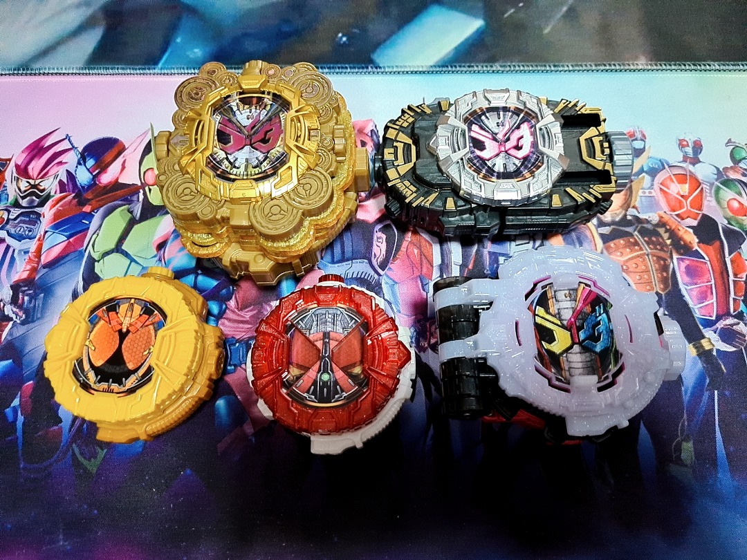 Kamen Rider Zi-O - DX Zi-O II/ Trinity/ Grand Zi-O Ridewatch Set ...