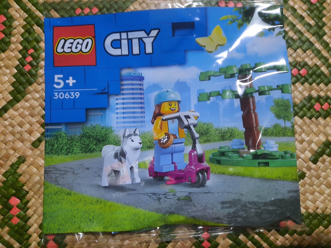 Lego City Dog Park and Scooter (30639), Hobbies & Toys, Toys & Games on ...