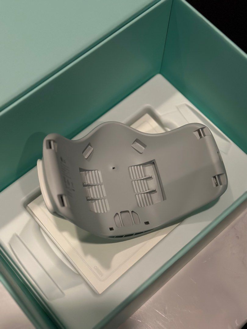 LG Puricare Mask Gen 1, Barang Mewah, Aksesoris di Carousell