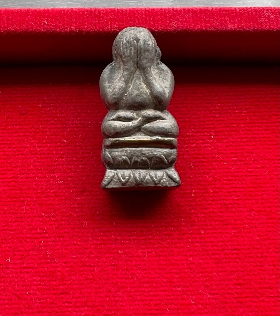 Lp Toh Phra Pidta Tukata Double Lotus Base (Very Rare), Hobbies & Toys ...