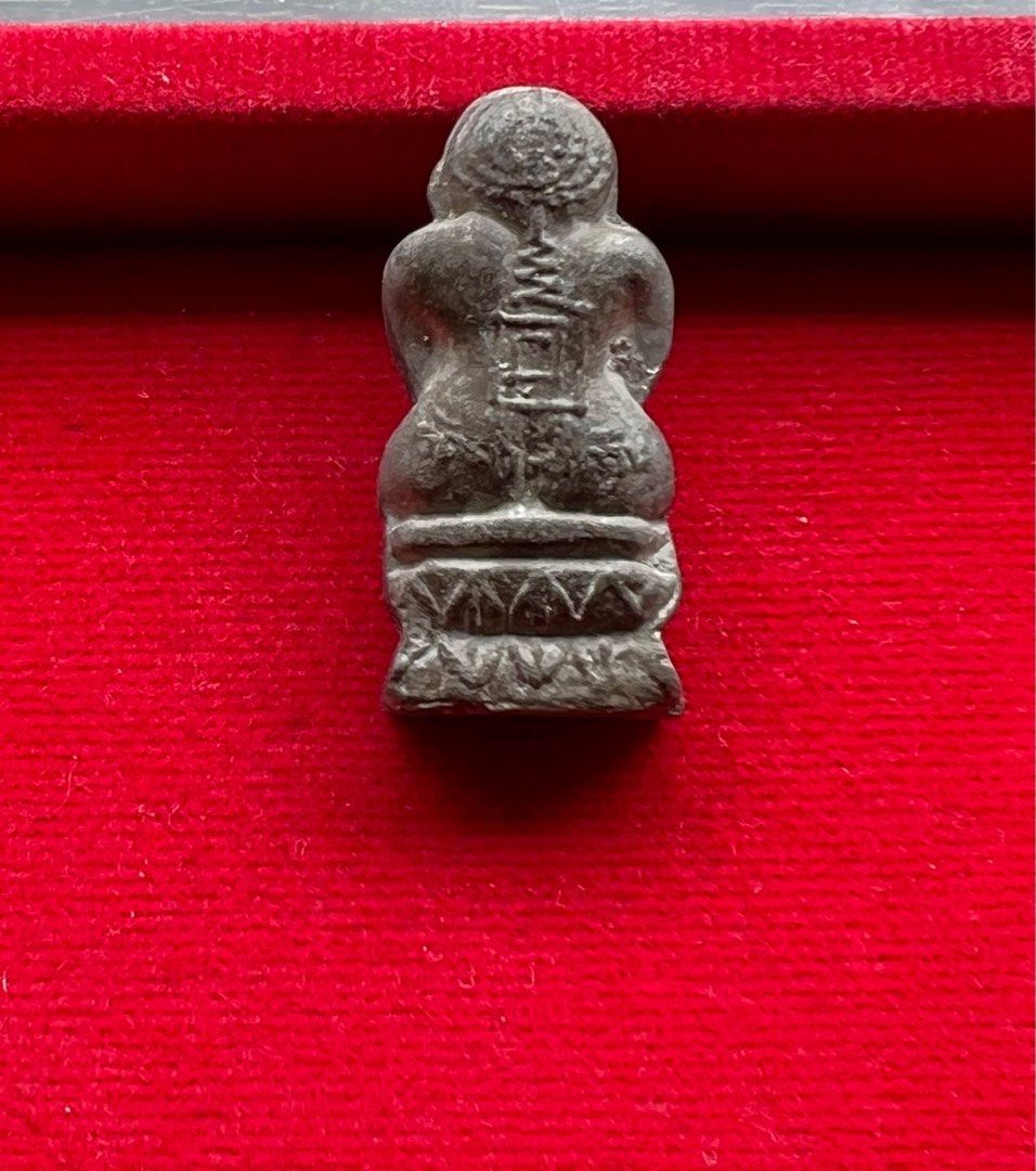 Lp Toh Phra Pidta Tukata Double Lotus Base (Very Rare), Hobbies & Toys ...