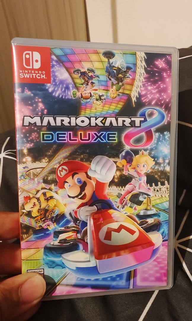 Mario Kart 8 Deluxe Nintendo switch game, Video Gaming, Video Games ...
