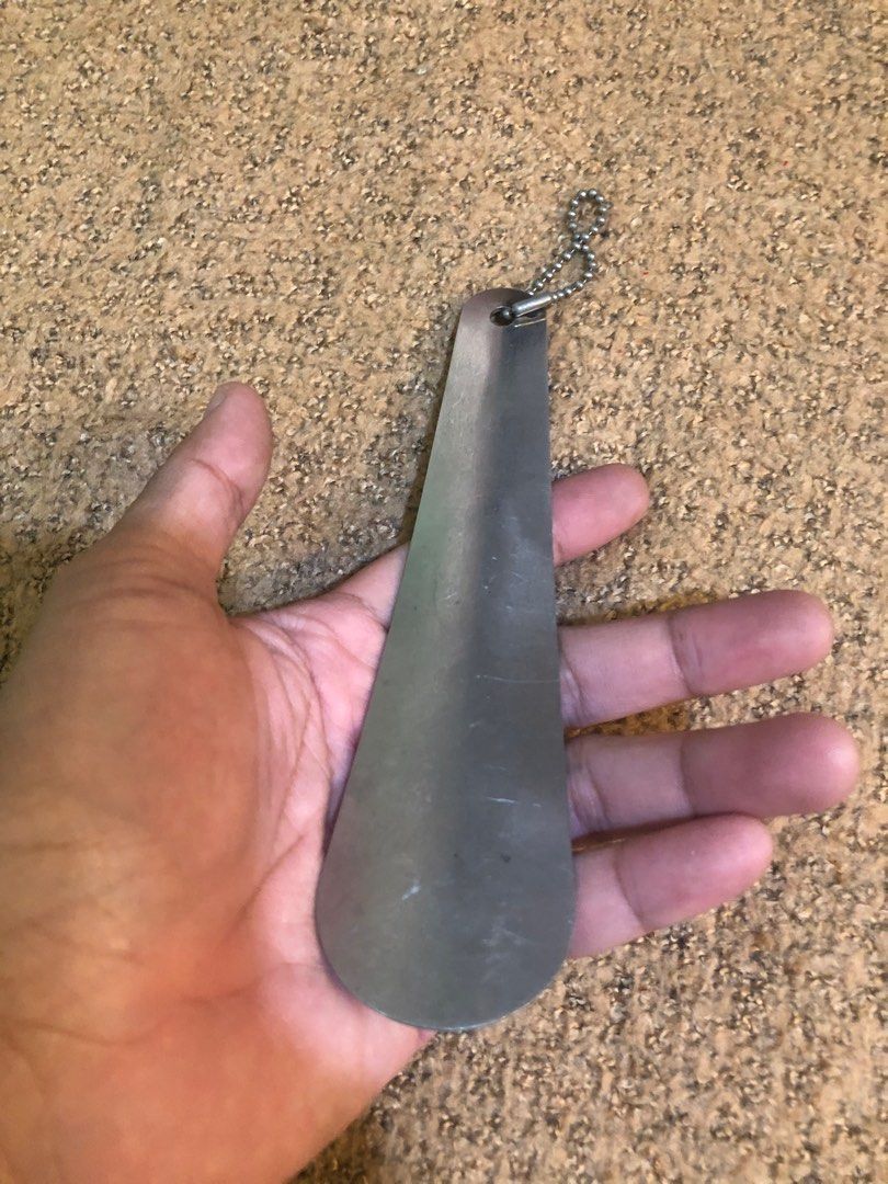 Metal shoe insert assisting tool on Carousell