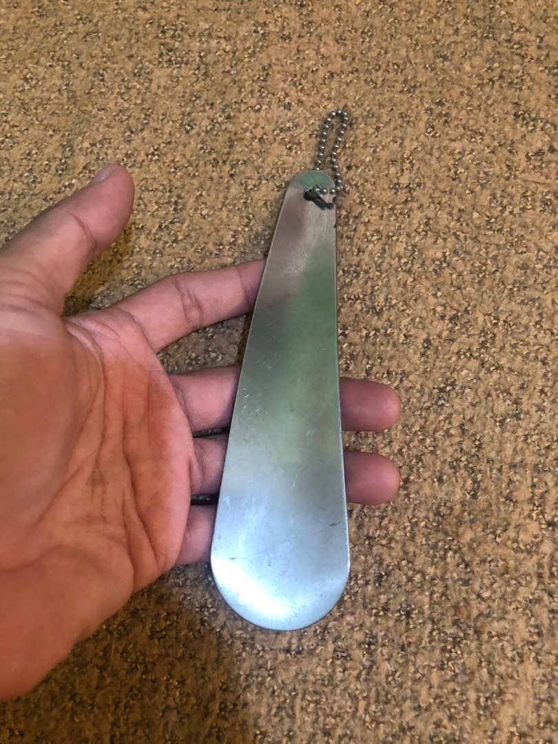 Metal shoe insert assisting tool on Carousell