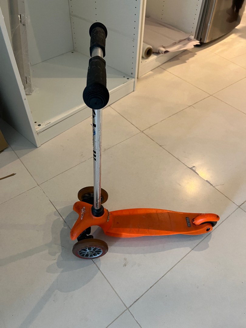 Micro Scooter, must go today, Babies & Kids, Infant Playtime on Carousell