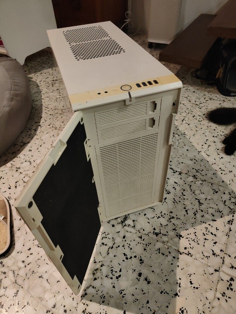 Old gaming pc, Computers & Tech, Desktops on Carousell