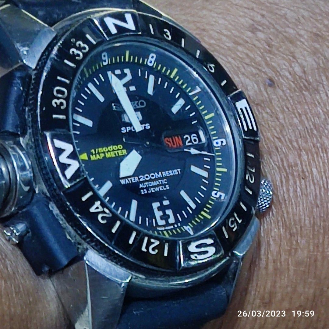 Seiko 5 Map Meter Divers Watch, Men's Fashion, Watches & Accessories ...