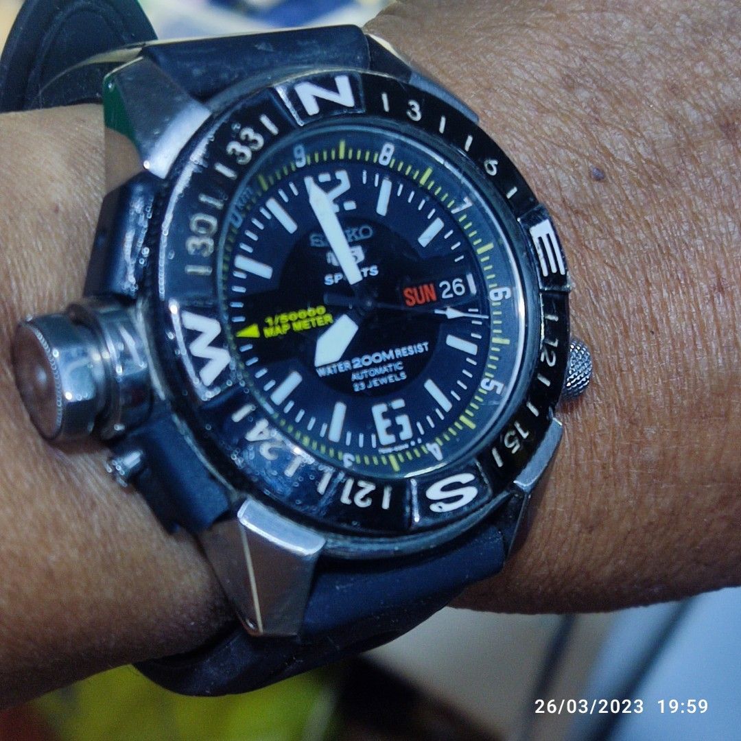 Seiko 5 Map Meter Divers Watch, Men's Fashion, Watches & Accessories ...