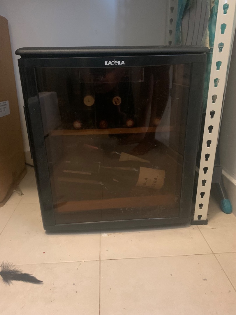 Small Kadeka Wine Chiller, TV & Home Appliances, Kitchen Appliances ...