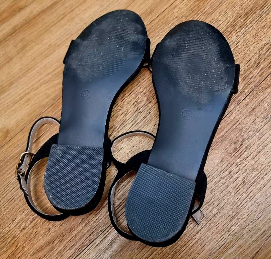 So Fab Sandals, Women's Fashion, Footwear, Flats & Sandals on Carousell