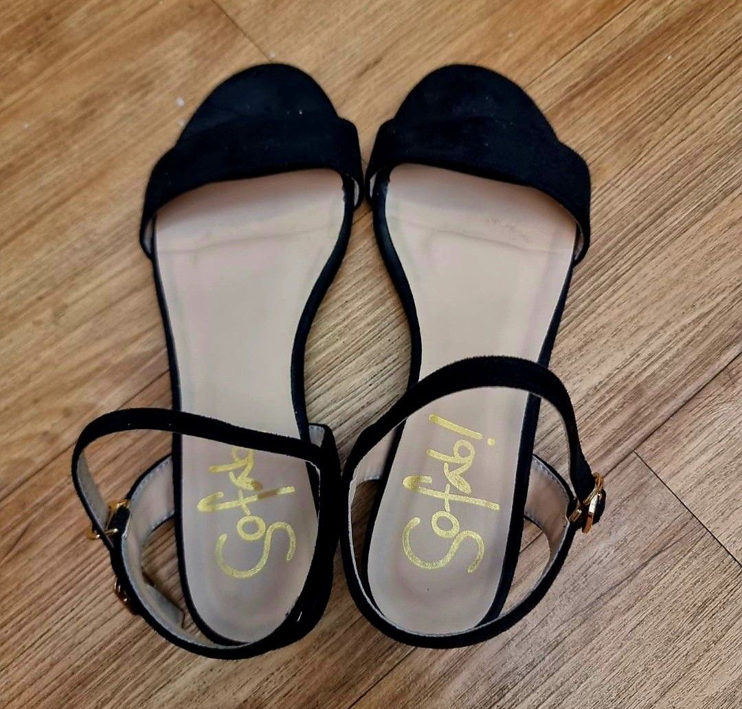 So Fab Sandals, Women's Fashion, Footwear, Flats & Sandals on Carousell