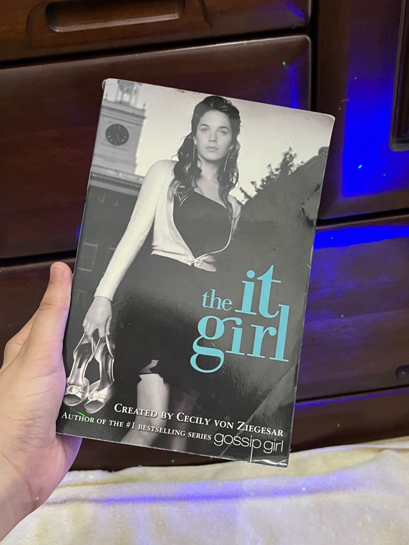 The It Girl, Hobbies & Toys, Books & Magazines, Fiction & Non-Fiction ...