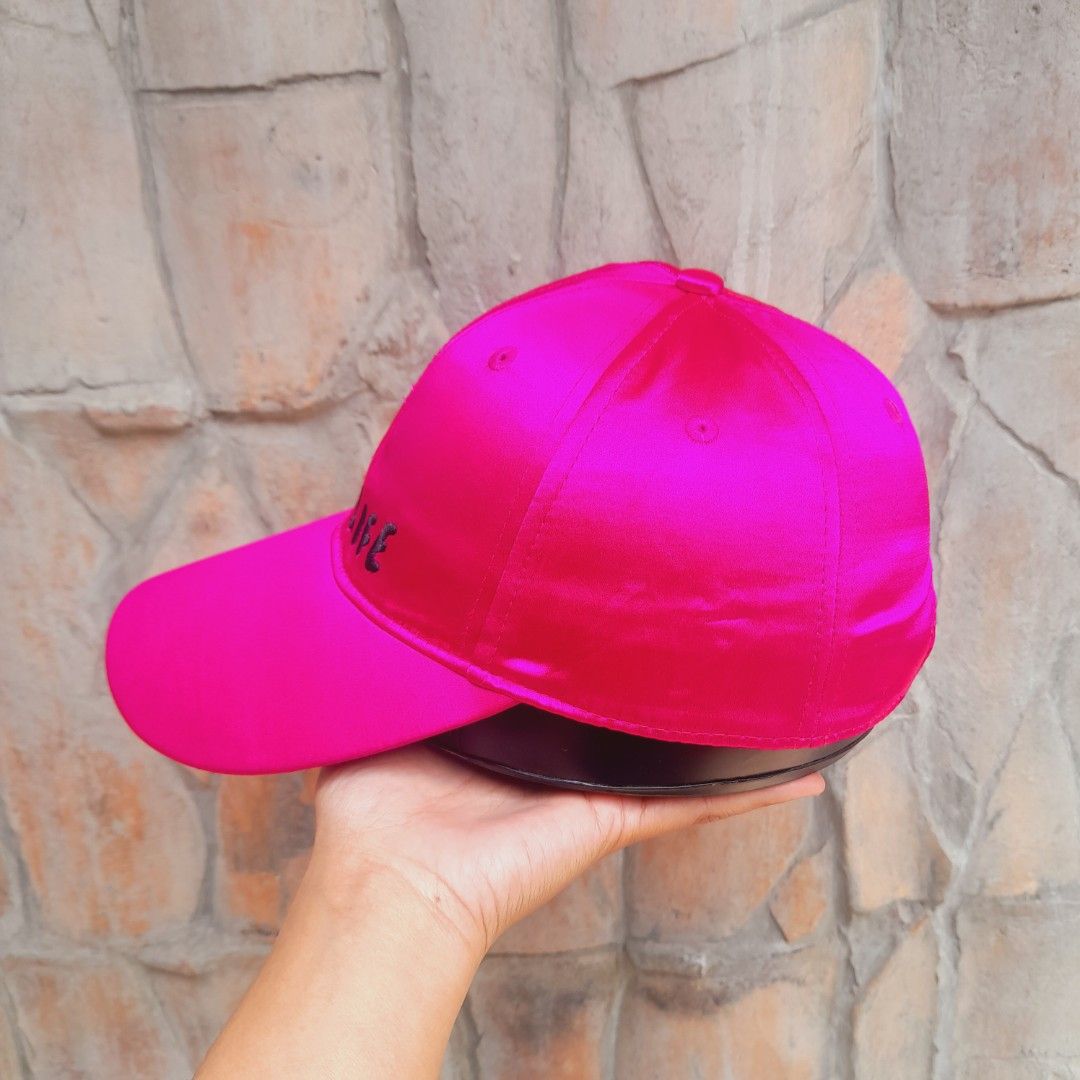 Topi Zara woman authentic, Fesyen Wanita, Aksesoris di Carousell