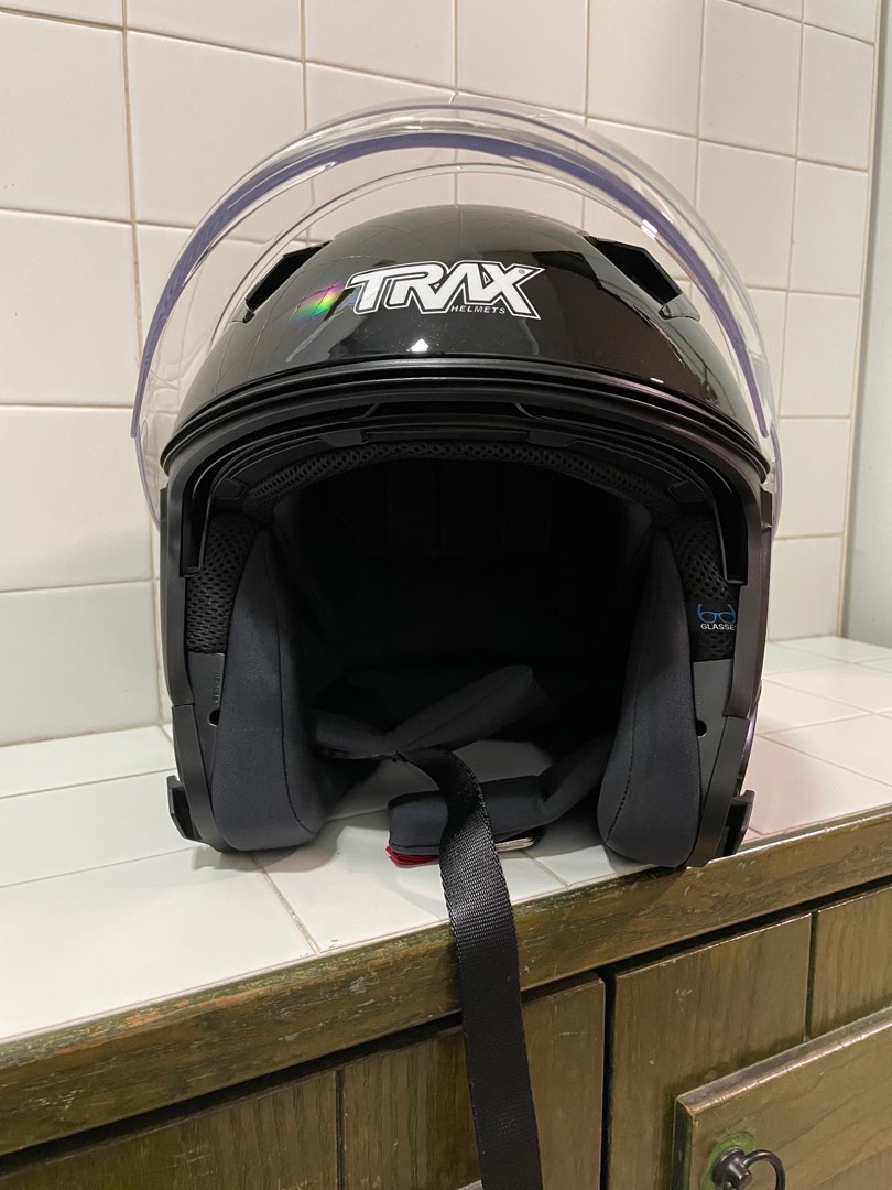 Trax Helmet TZ301, Motorcycles, Motorcycle Apparel on Carousell