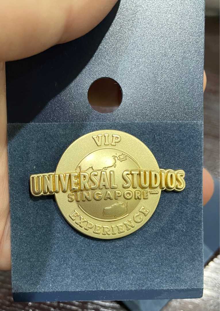 USS VIP Experience Gold Pin, Hobbies & Toys, Memorabilia & Collectibles ...