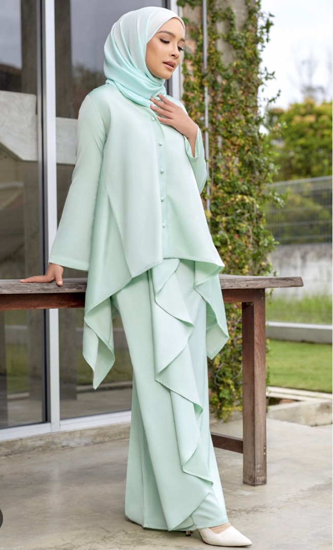 Wanzar chenta kurung, Women's Fashion, Muslimah Fashion, Baju Kurung ...