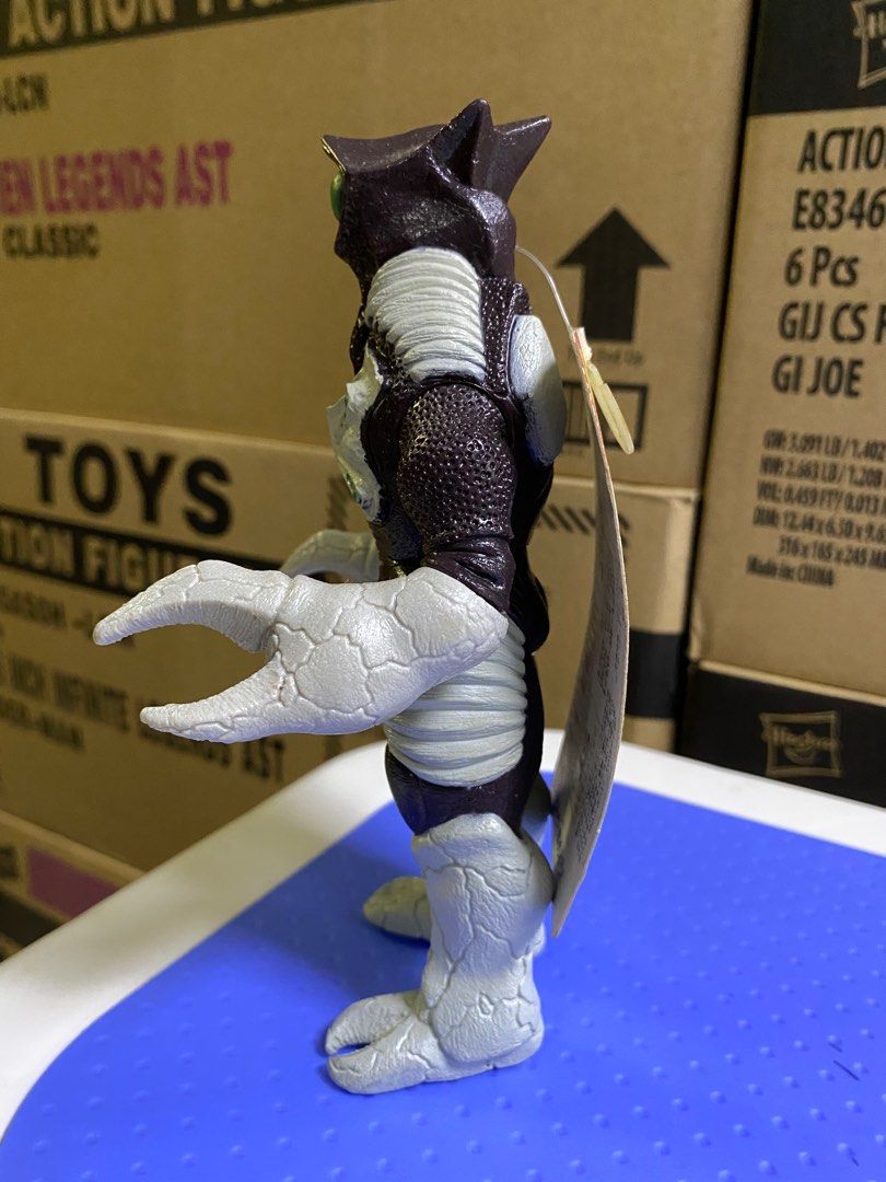 鹹蛋超人 ultraman ums ultra monster series 怪獸 膠 kaiju sofubi 掛咭 吊牌 公仔, 興趣及遊戲, 玩具 & 遊戲類 - Carousell