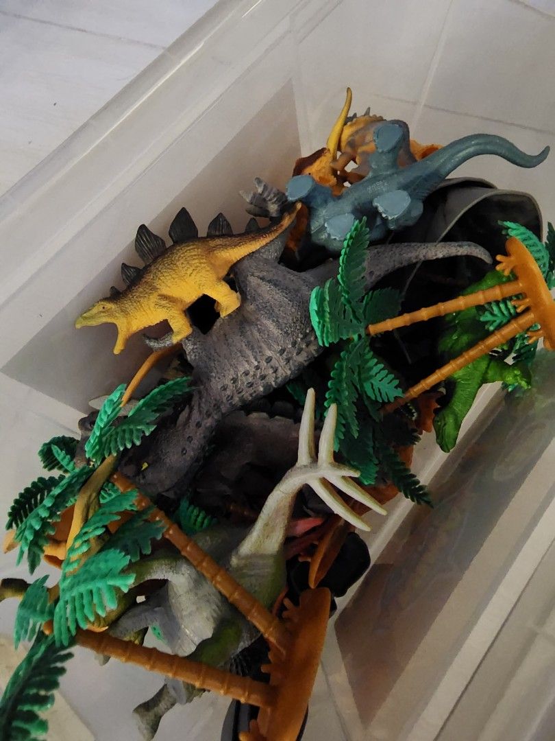 Animal Zone Mega Dinosaur Tub 45 pieces, Hobbies & Toys, Toys & Games ...