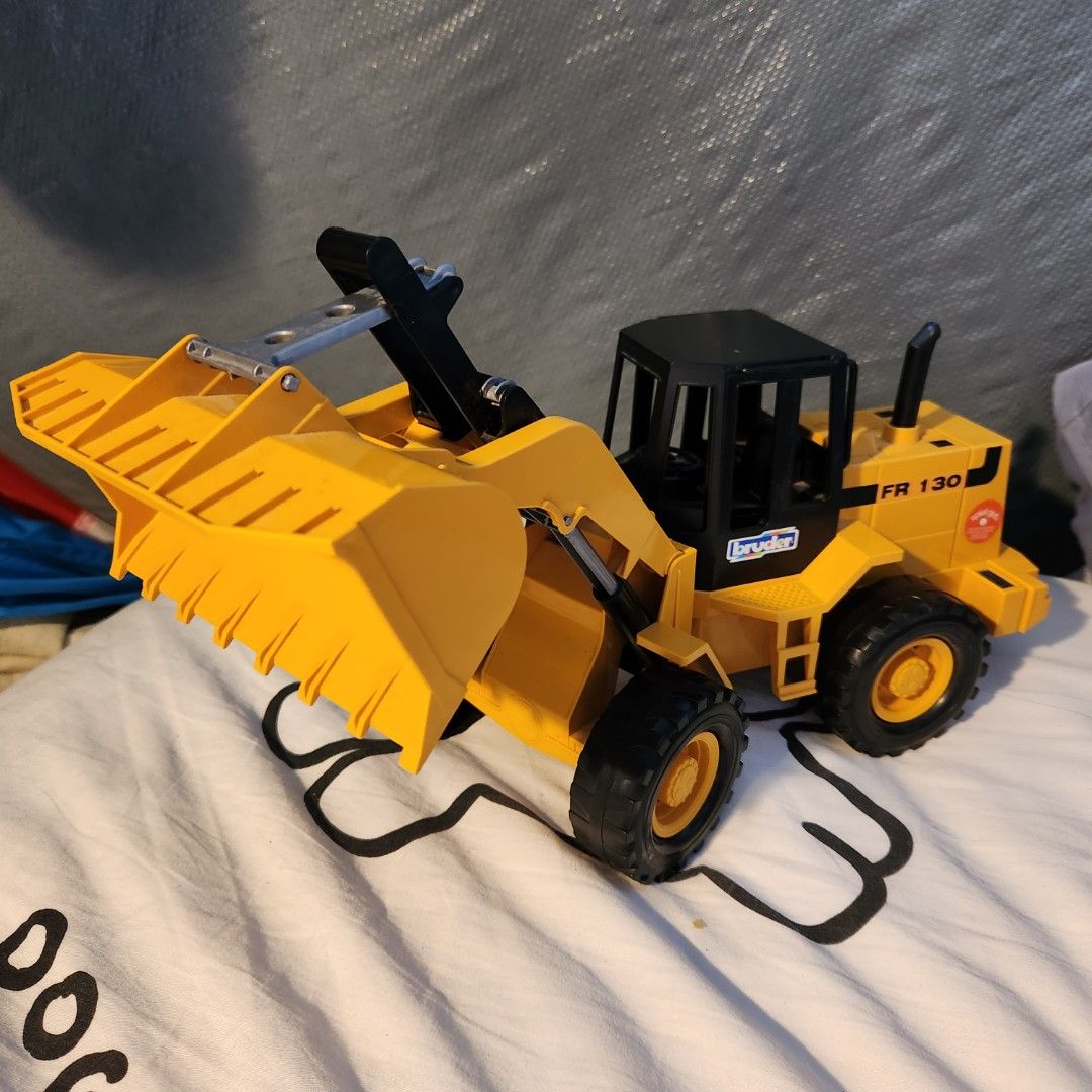BRUDER Front Loader (Articulated Road Loader FR 130) (02425), Hobbies ...