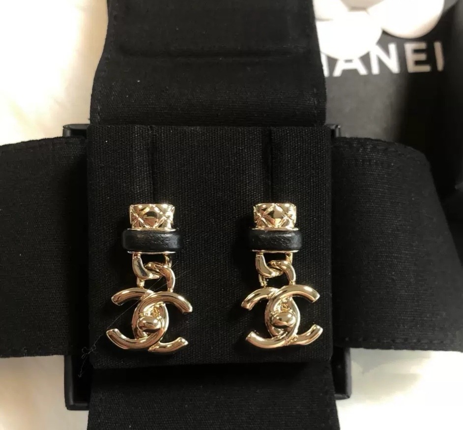 Chanel 2021 Jennie Earrings CC Turnlock Drop with Leather, Luxury, Accessories on Carousell