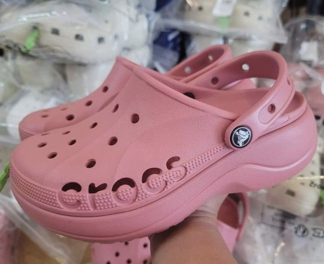 CROCS BAYA PLATFORM PALEBLUSH W7 on Carousell