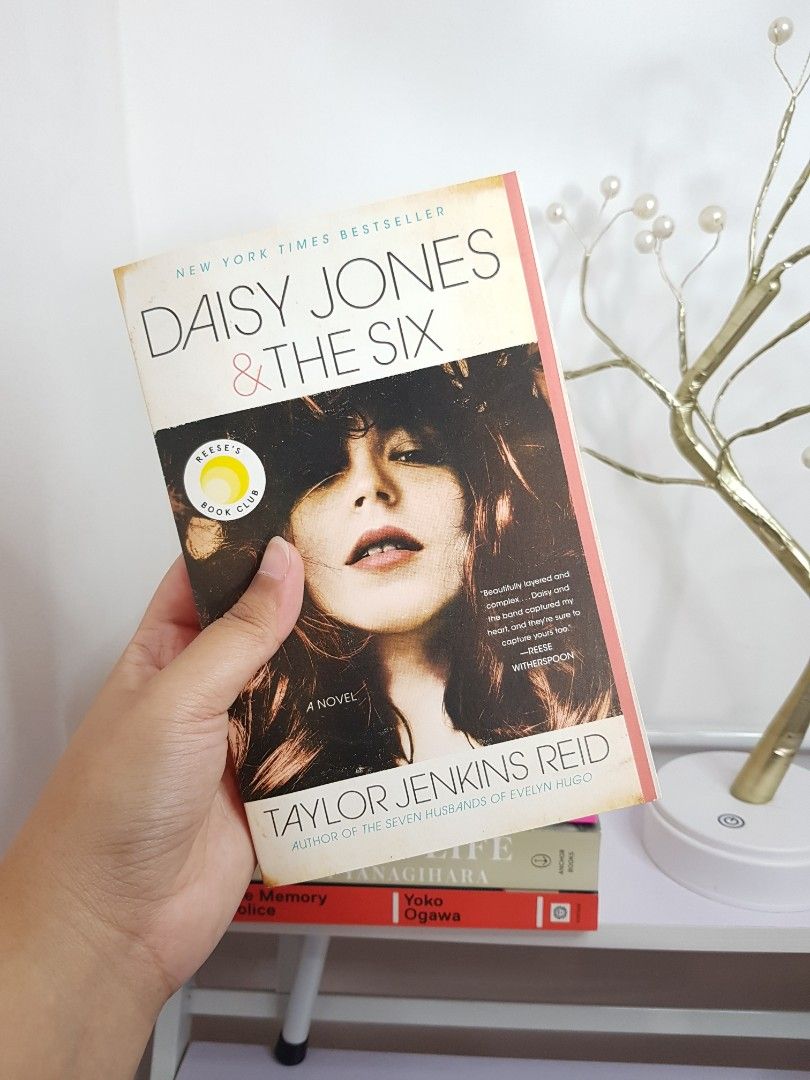 DAISY JONES AND THE SIX by Taylor Jenkins Reid, Hobbies & Toys, Books ...