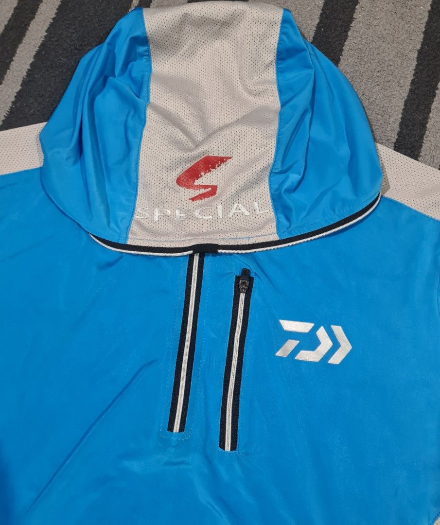 DAIWA, Men's Fashion, Tops & Sets, Hoodies on Carousell