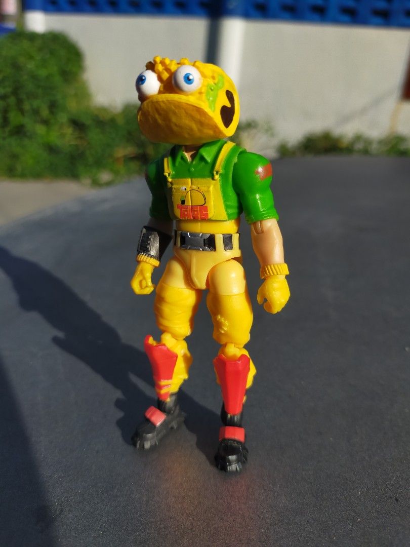 Fortnite taco Tuesday "Guaco" skin figure, Hobbies & Toys, Toys & Games ...