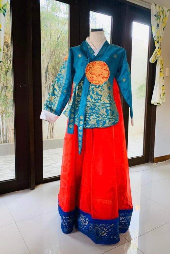 Hanbok Korean traditional wear king and queen, Women's Fashion, Dresses ...