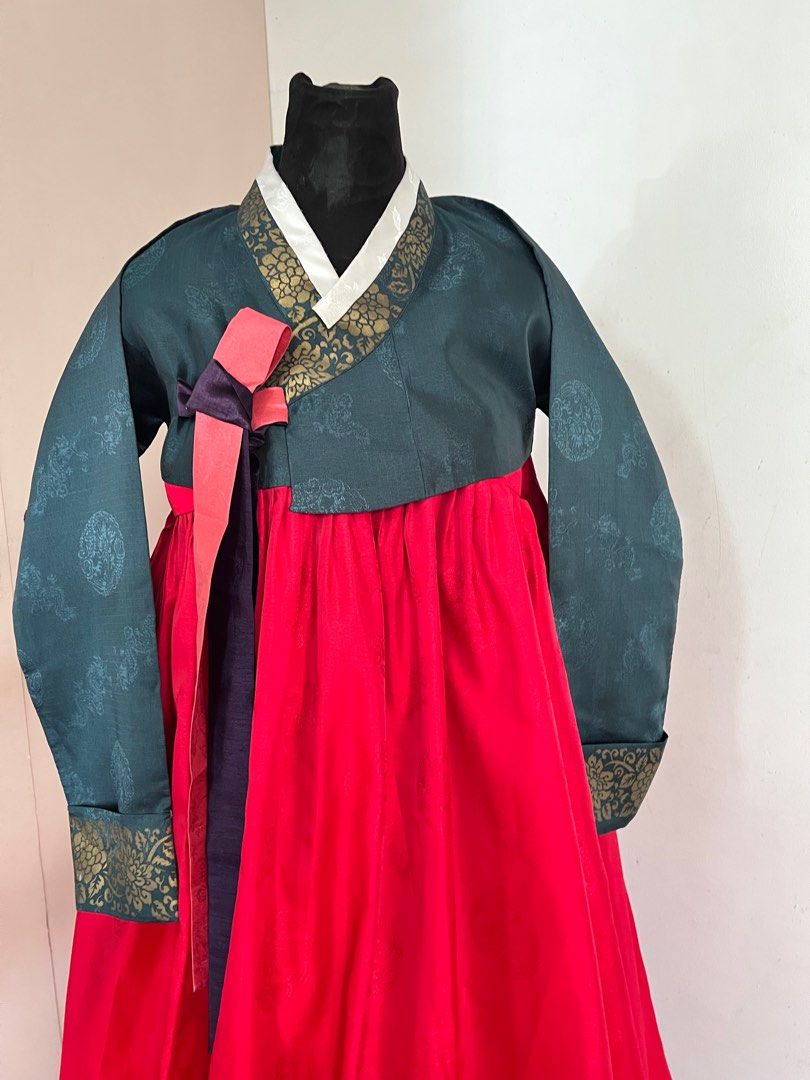 Hanbok Korean traditional wear king and queen, Women's Fashion, Dresses ...