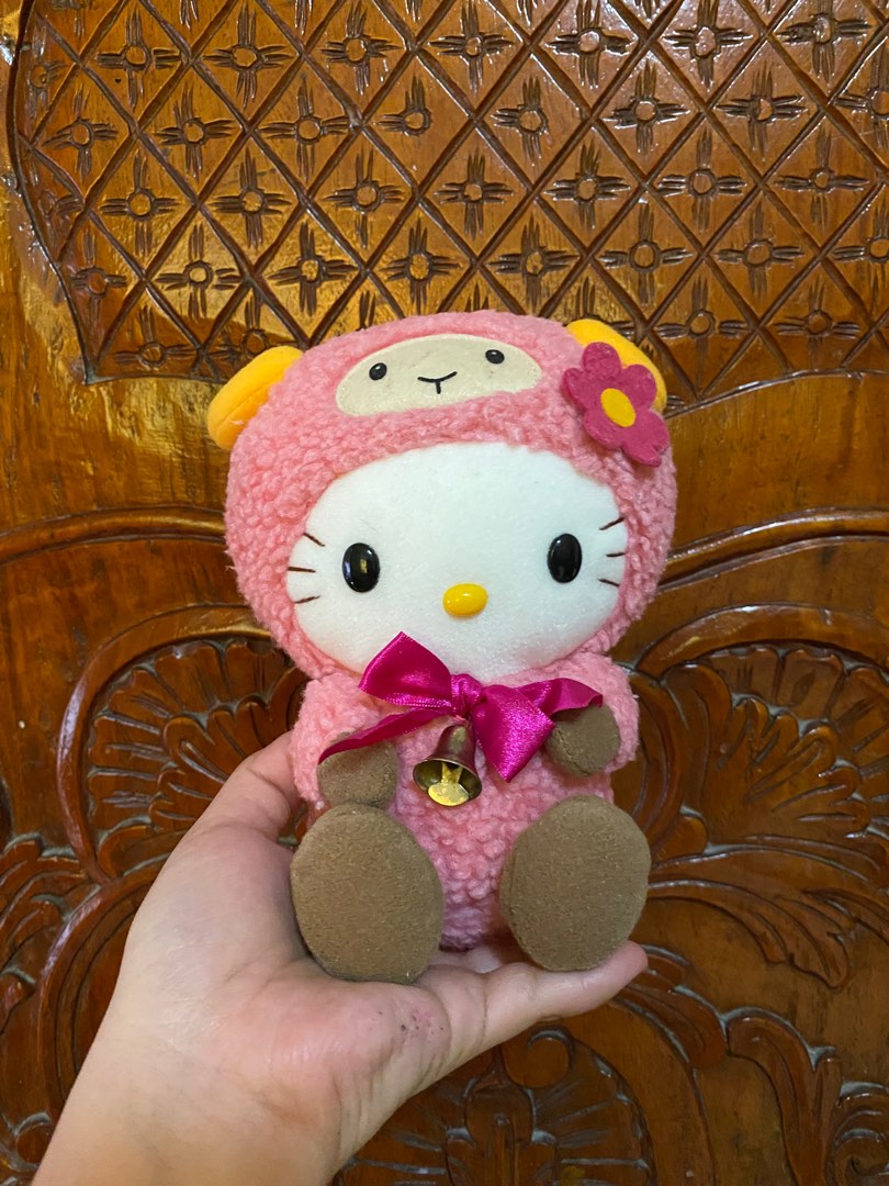 Hello kitty on Carousell
