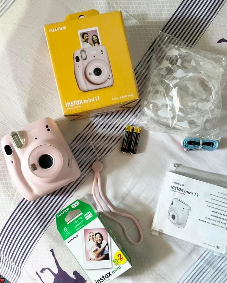 instax mini 11, Photography, Cameras on Carousell
