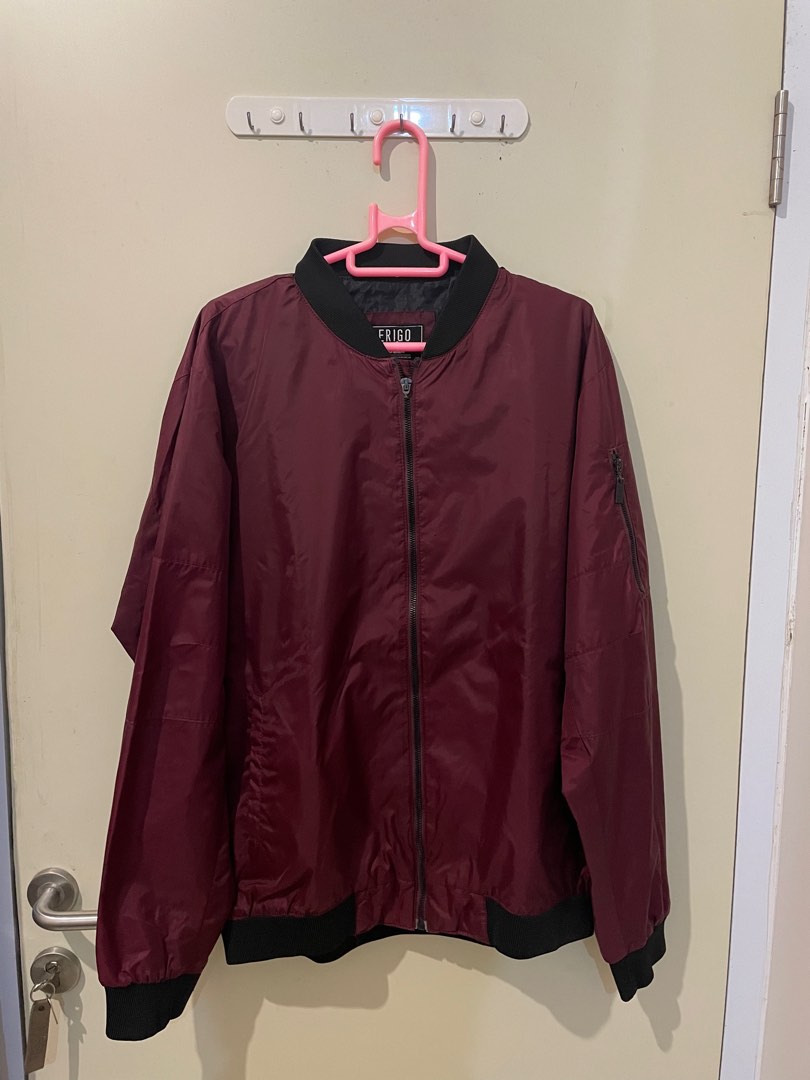 Jaket Bomber Erigo Maron, Fesyen Pria, Pakaian , Baju Luaran di Carousell