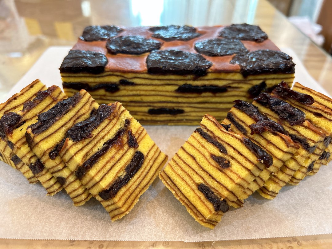 HARI RAYA KEK LAPIS Halal, Food & Drinks, Homemade Bakes on Carousell
