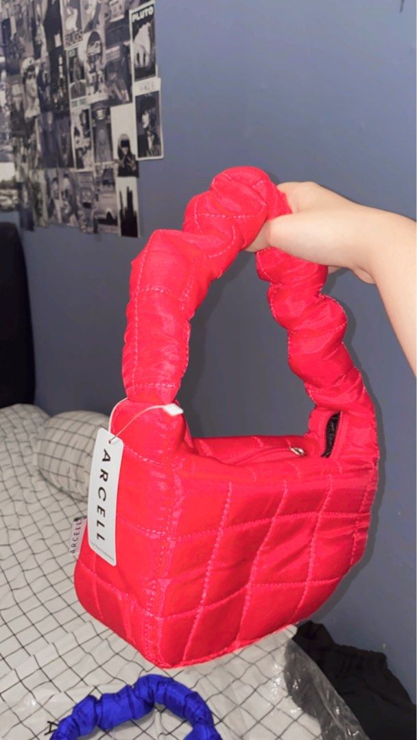 Masih baru! Puffy bag Arcell, Fesyen Wanita, Tas & Dompet di Carousell