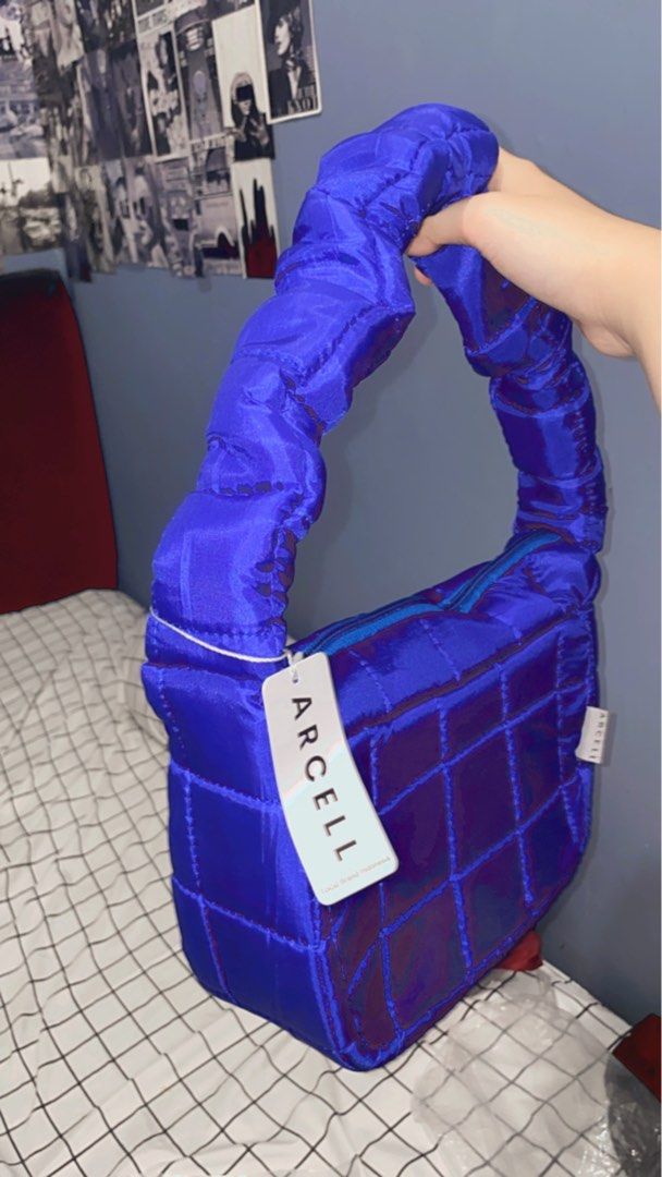Masih baru! Puffy bag Arcell, Fesyen Wanita, Tas & Dompet di Carousell
