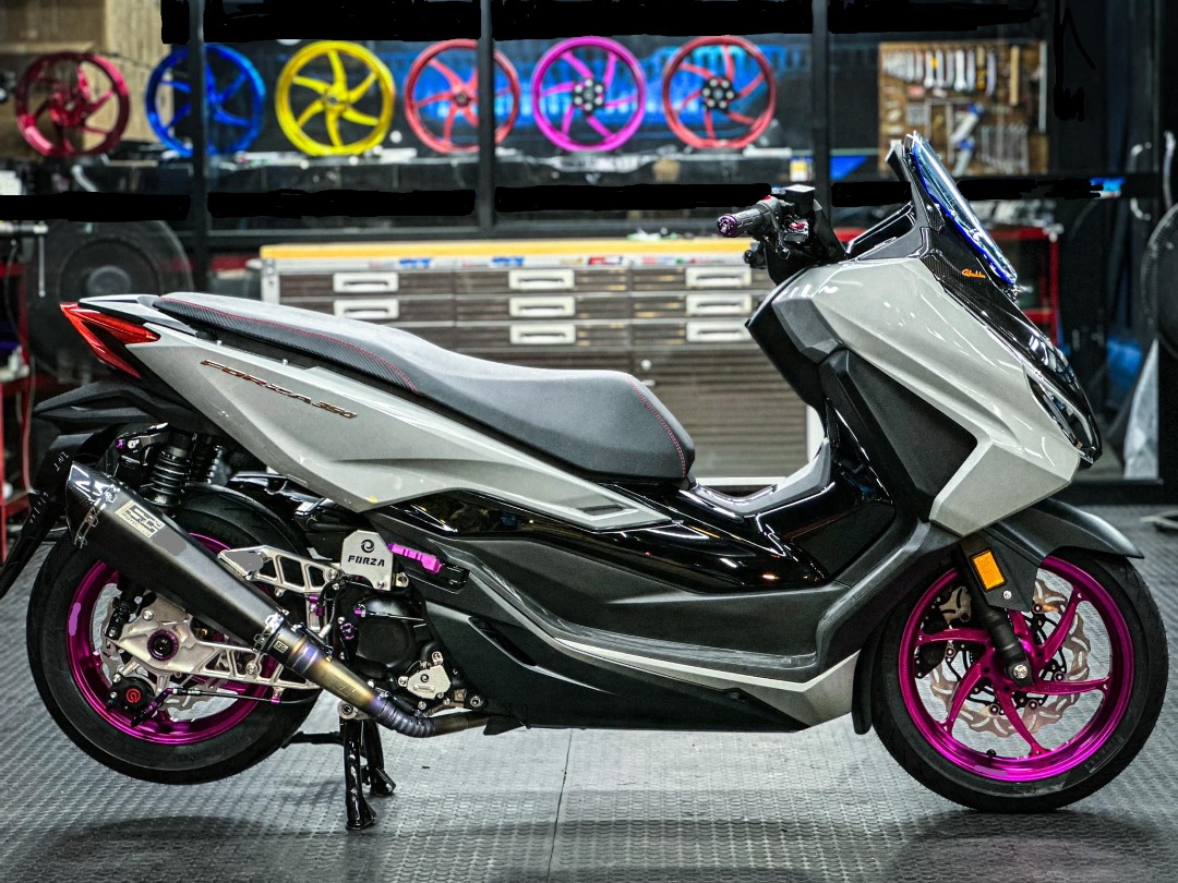 Moto Trump Singapore Honda ADV 350 Forza 350 Yamaha XMAX 250 XMAX 300 ...