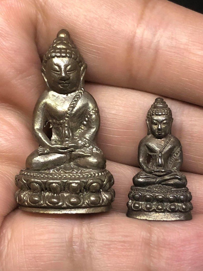 Phra Kring / Phra ChaiWat. Wat Bowon. Nur Nawa. Mass Chanted. 2540. (35mm/24mm). $138, Hobbies ...