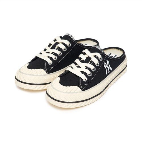 PLAYBALL ORIGIN Mule NEW YORK YANKEES, Women's Fashion, Footwear, Sneakers on Carousell
