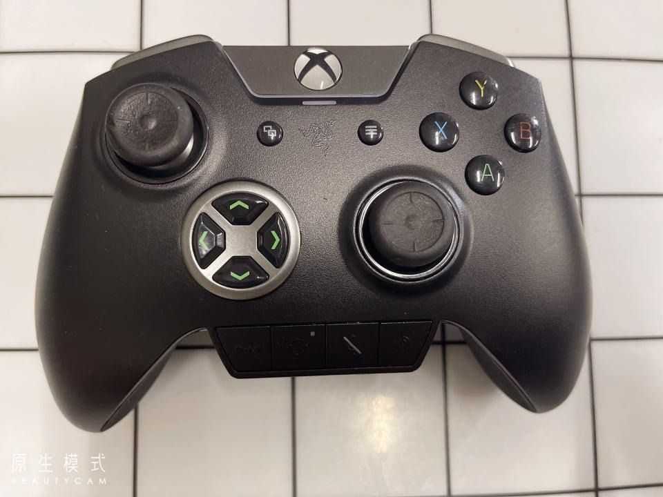 Razer Wolverine Ultimate Wired Gaming Controller-For PC, Xbox One, Xbox ...