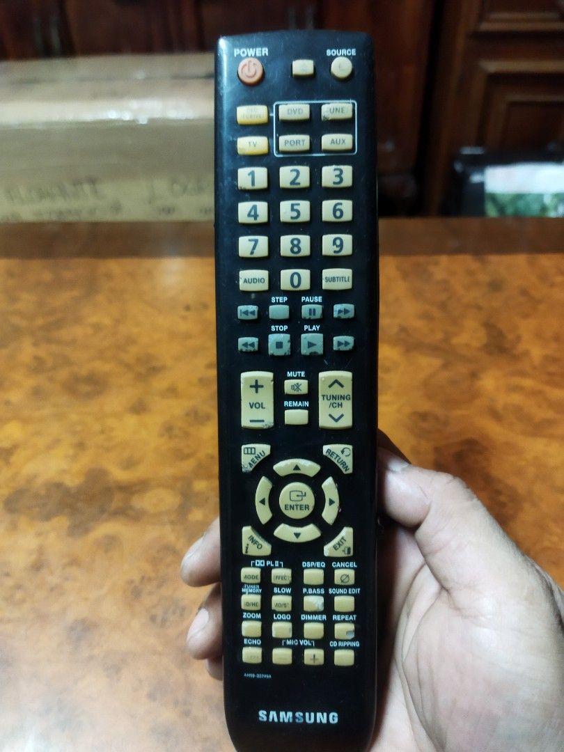 Samsung LCD tv remote, TV & Home Appliances, TV & Entertainment, TV on ...