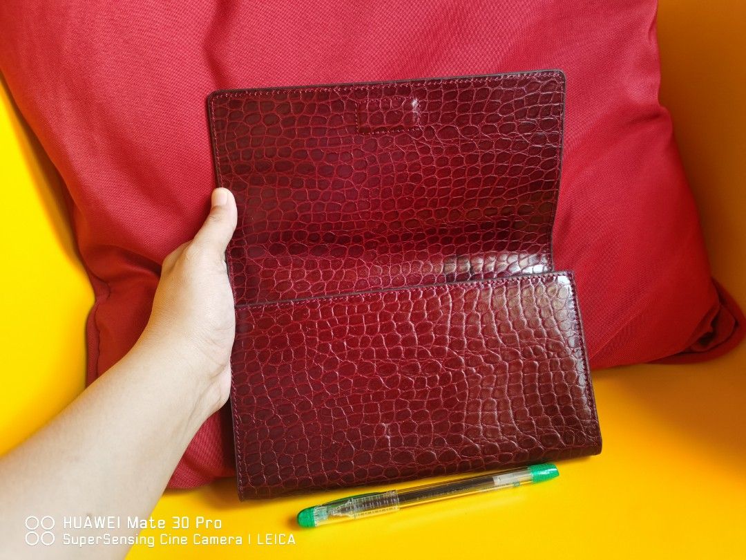 SATCHI 3 IN 1 CLUTCH/LONG WALLET on Carousell