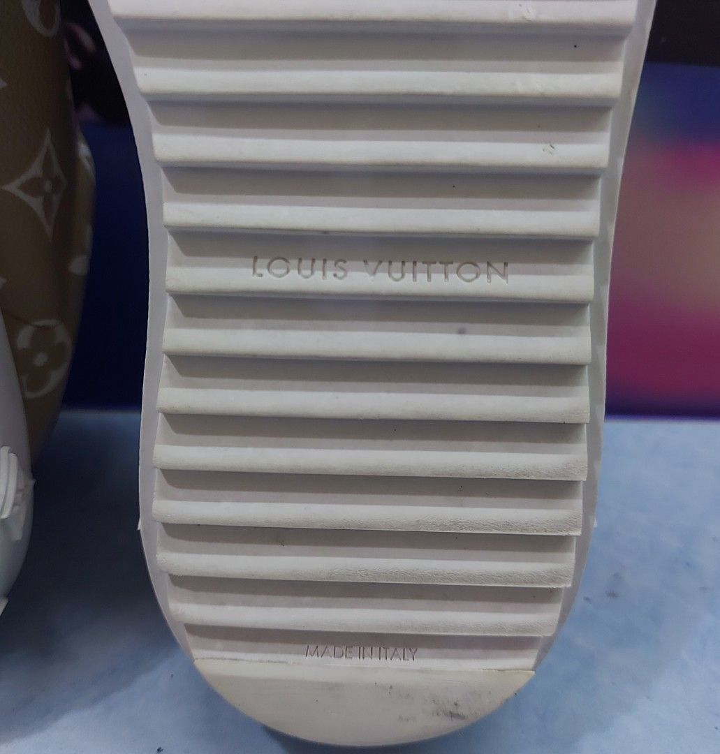 Sepatu Louis Vuitton Sneakers FA 0129 Monogram Giant time out Ukuran 36 ...