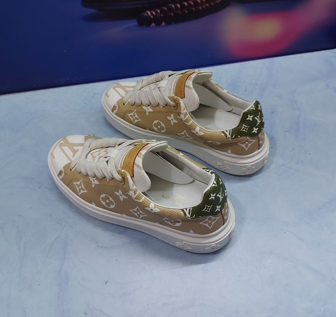 Sepatu Louis Vuitton Sneakers FA 0129 Monogram Giant time out Ukuran 36 ...