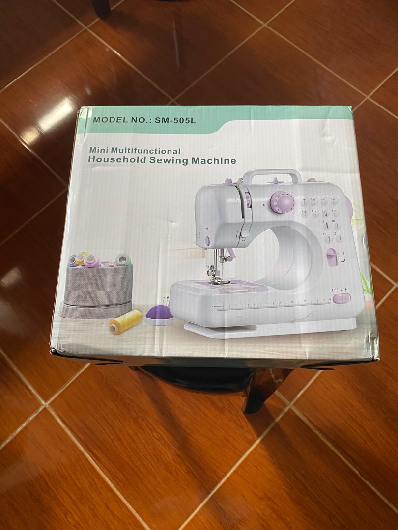 Sewing Machine with freebies on Carousell