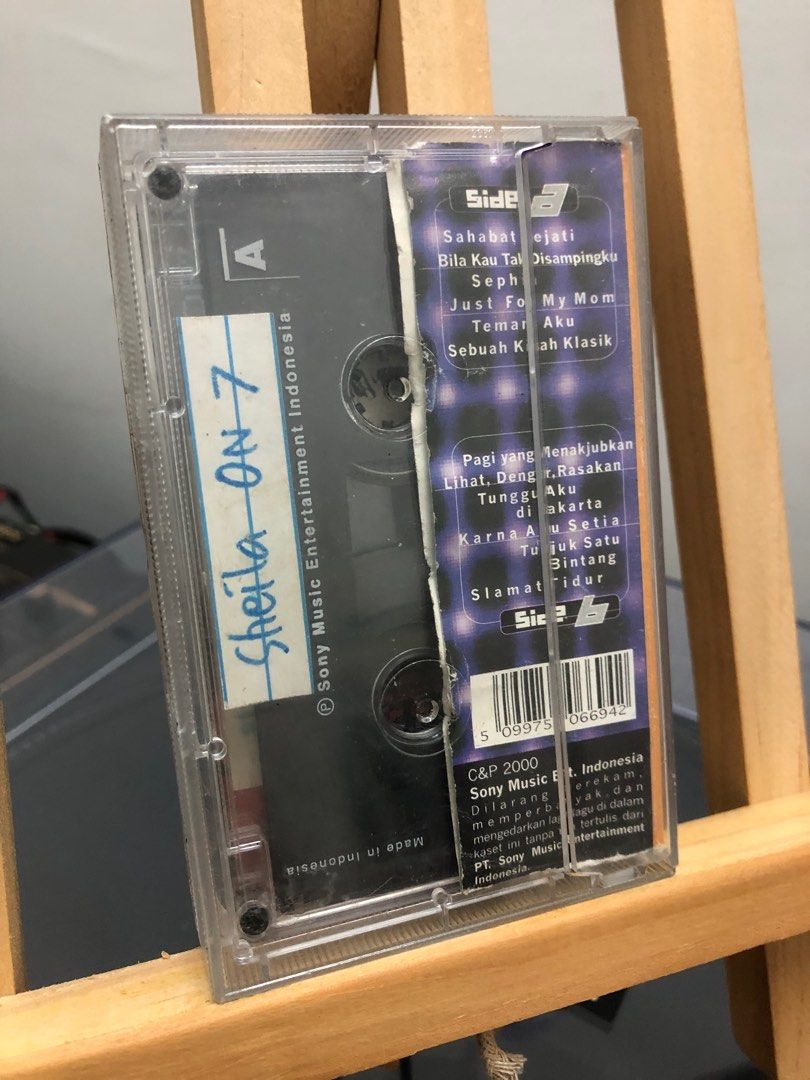 Sheila on 7 cassette kaset, Hobbies & Toys, Music & Media, CDs & DVDs ...