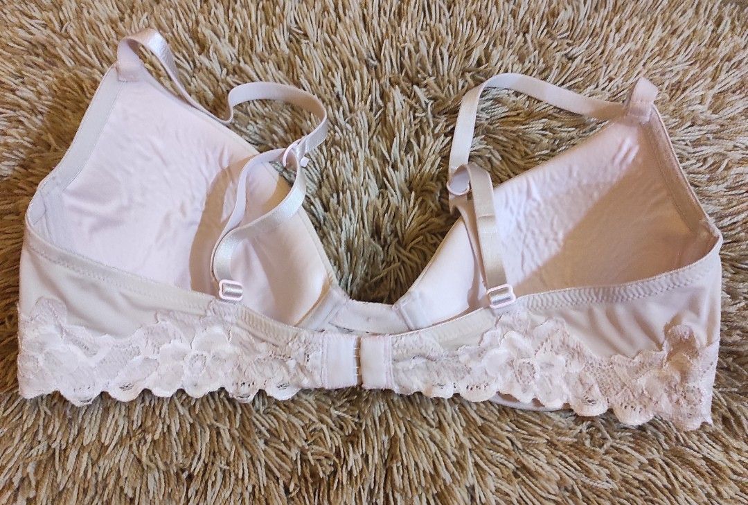 So Intimates Bra 36B, Women's Fashion, Undergarments & Loungewear on ...
