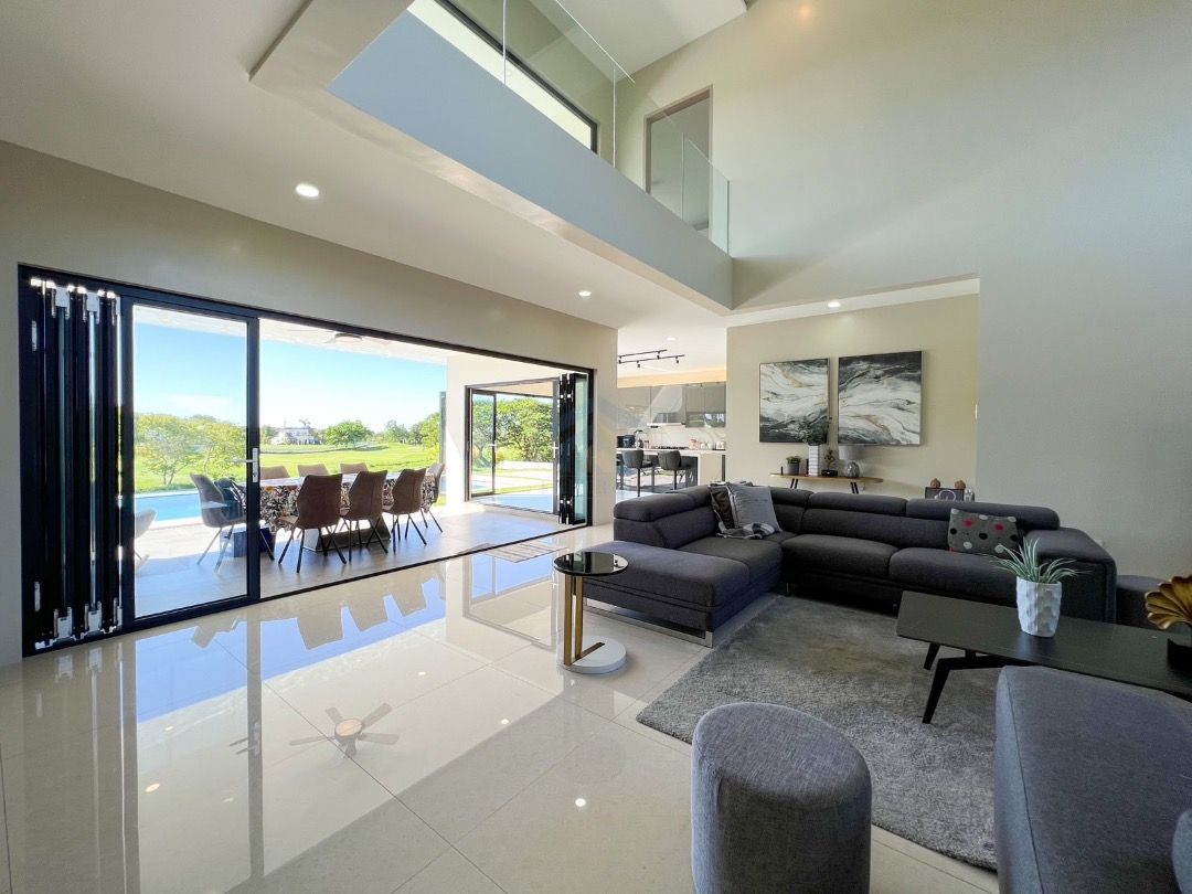 Stunning House with Panoramic Golf Course View in Eagle Ridge, Gen ...